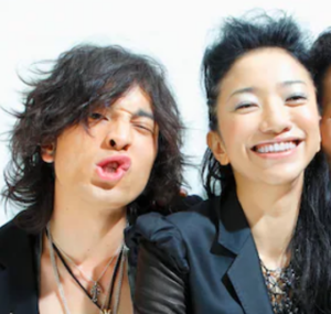 ギタリストJUONの母や父など家族構成は？ハーフ女優りりィとGANGY